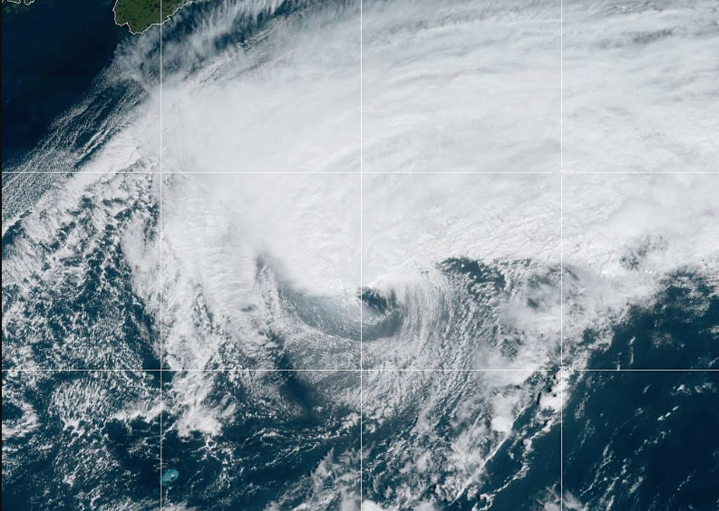 Hurricane Humberto Grazes Bermuda - WeatherNation